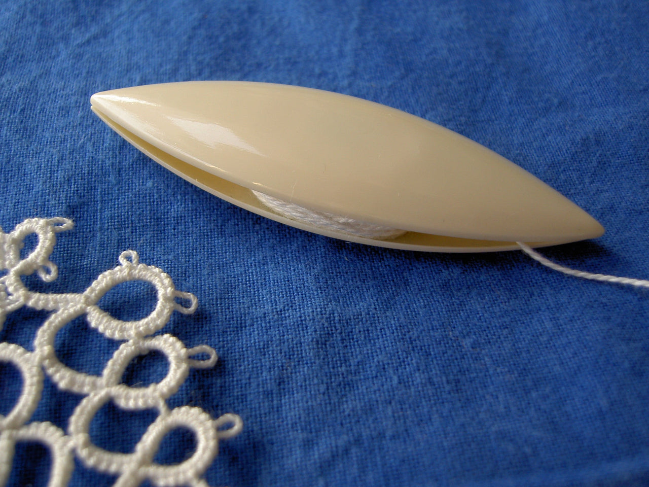 What Is a Tatting Shuttle? A Simple Guide to This Lace-Making Tool ...