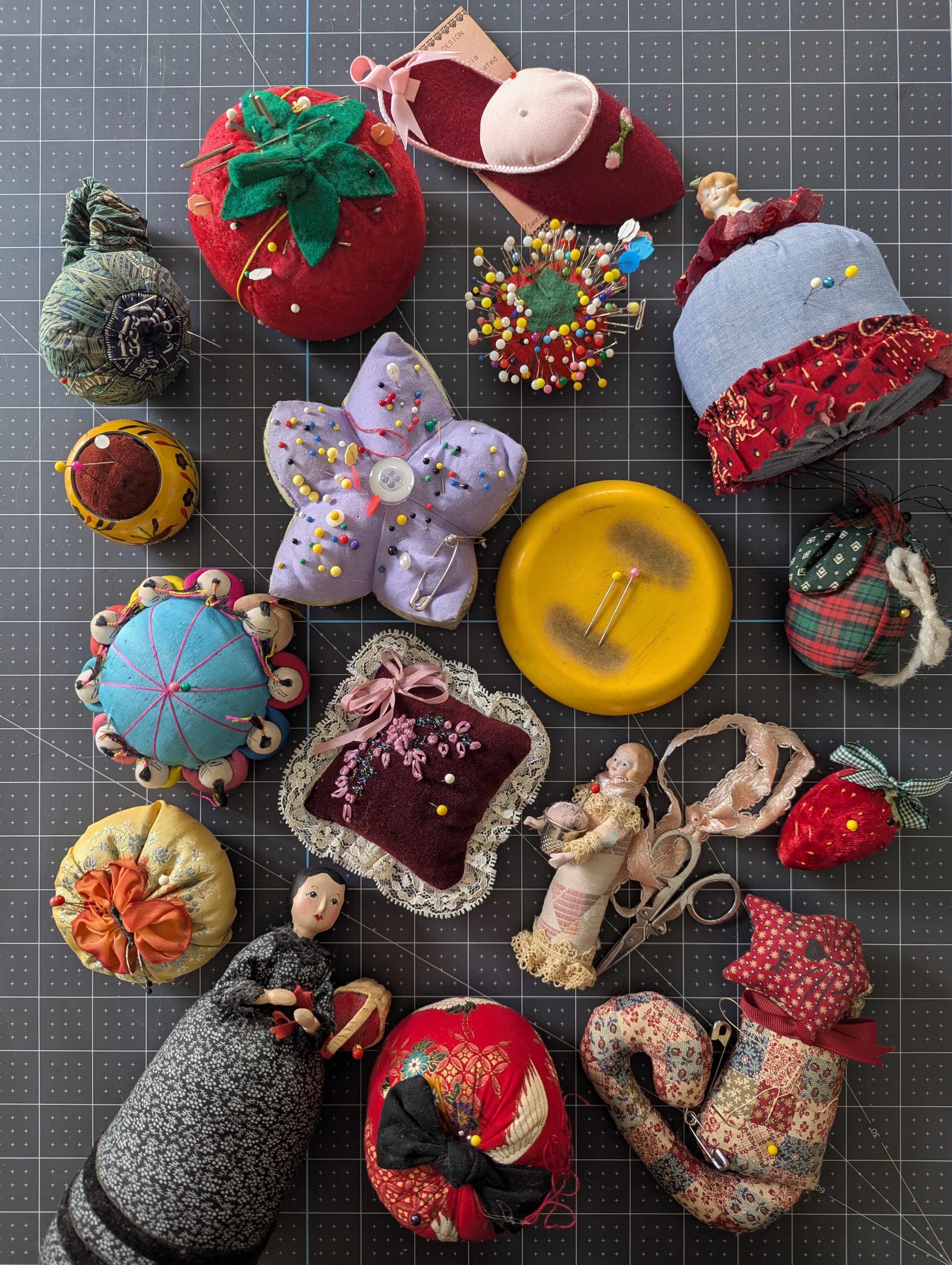 The Charm of Pincushions: Collecting and Creating Little Works of Art ...